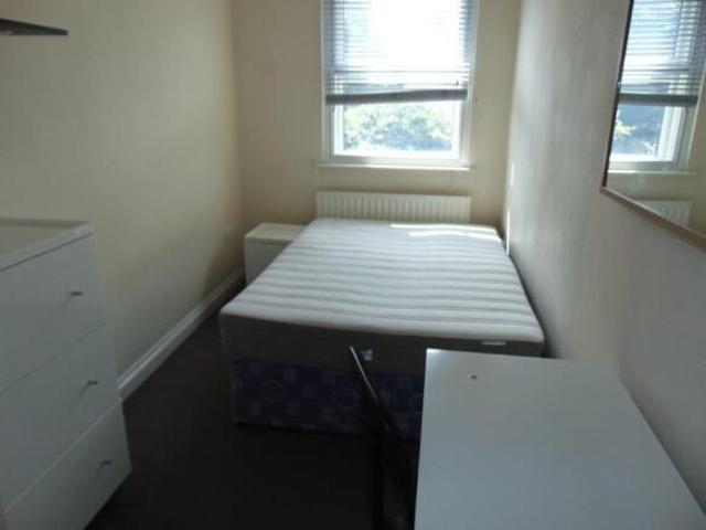 3 bedroom ground floor flat for rent in The Corranades, SO14