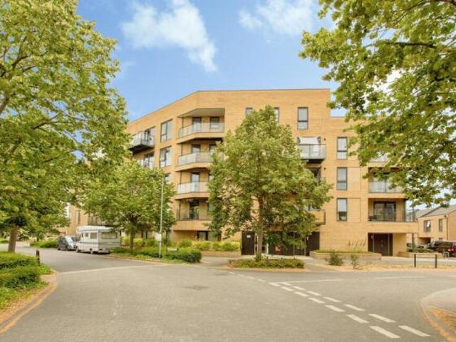 3 bedroom ground floor flat for sale in Hobson Avenue, Trumpington, Cambridge, CB2