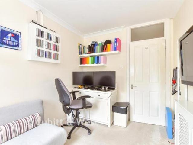 3 bedroom ground floor flat for sale in St. Helen's Parade, Southsea, Hampshire, PO4