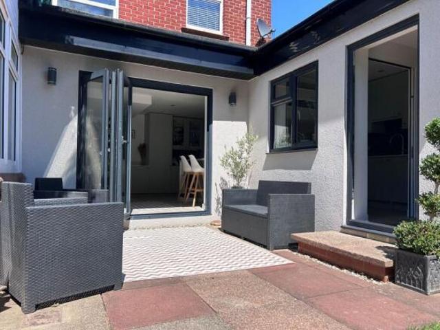 3 bedroom ground floor flat for sale in Pembroke Road, ALUM CHINE, BH4