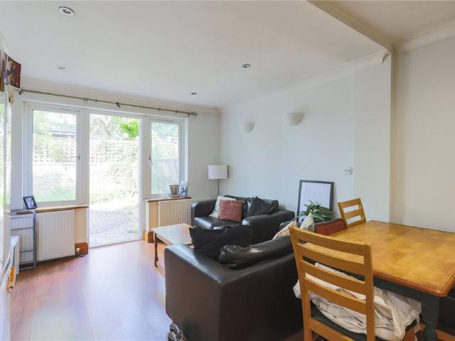 3 Bedroom Ground floor flat to Rent