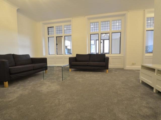 3 bedroom Ground floor flat to rent