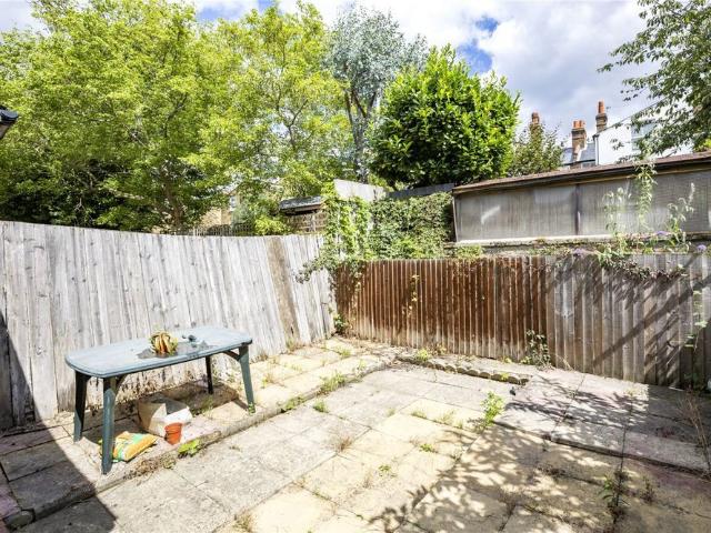 3 Bedroom Ground floor flat to Rent