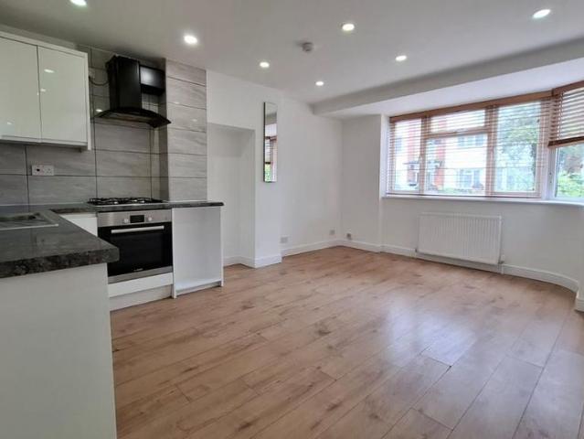 3 bedroom ground floor flat to rent
