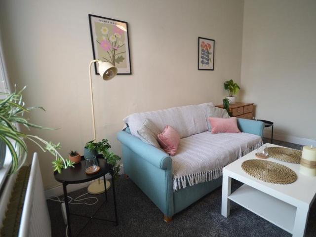 3 bedroom ground floor flat to rent