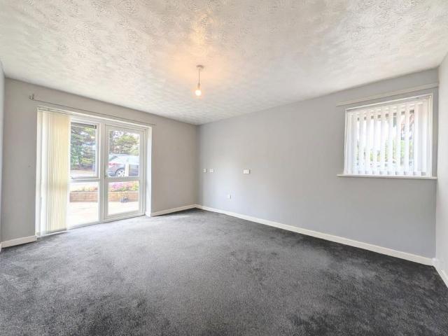 3 bedroom ground floor flat to rent