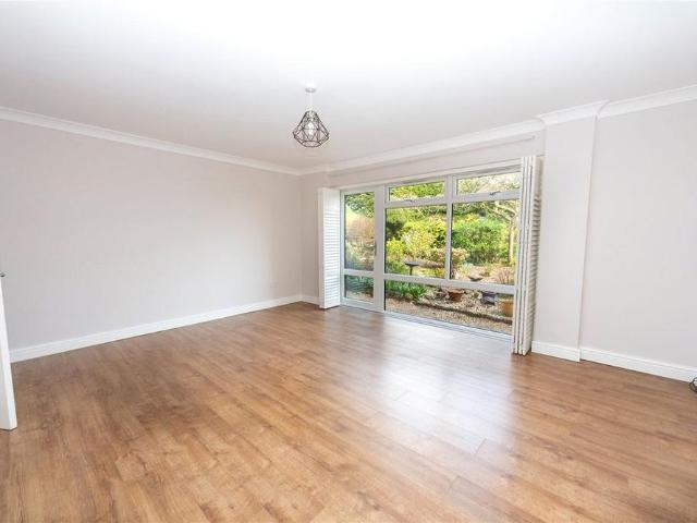 3 bedroom ground floor flat to rent