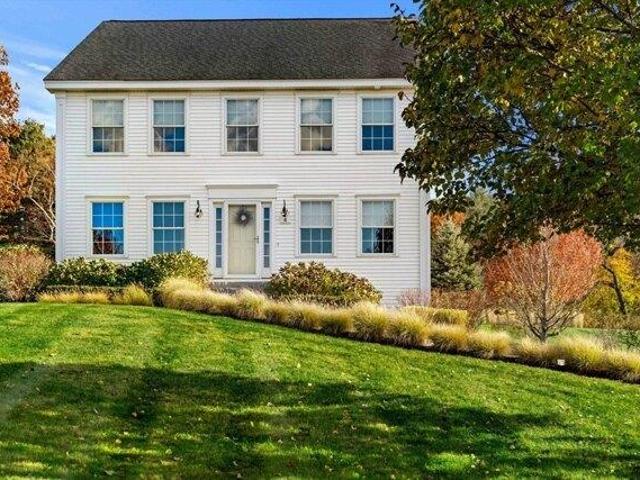 3 bedroom, Groveland MA 01834 LS102476176