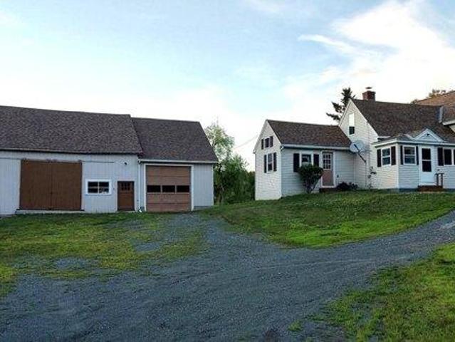 3 bedroom, Guilford ME 04443 104299442