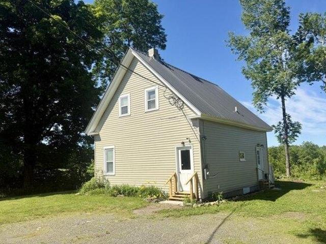 3 bedroom, Guilford ME 04443 104541972