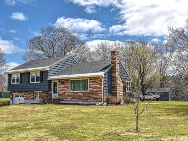 3 bedroom, Guilford ME 04443 LS102312762