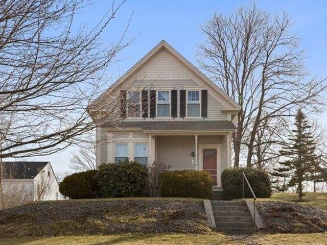 3 bedroom, Douglas MA 01516 102372313