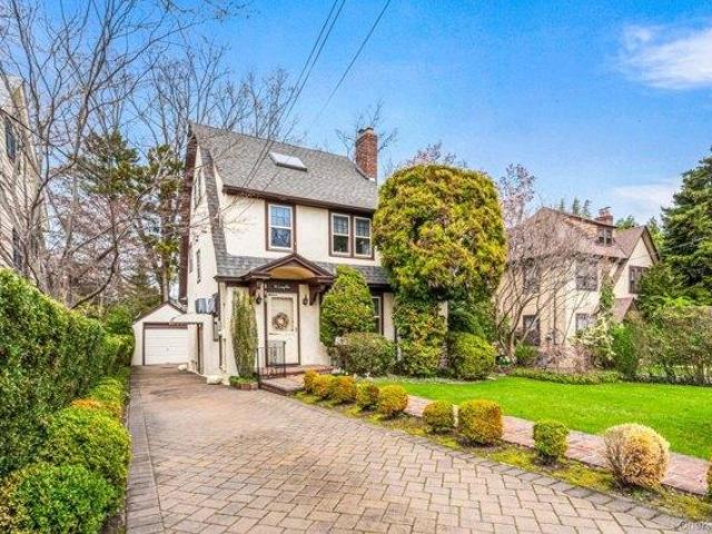 3 bedroom, Douglaston NY 11363 101801763