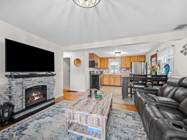 3 bedroom, Dover NH 03820 104189663