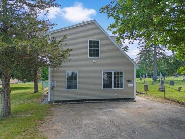 3 bedroom, Dover NH 03820 103249090