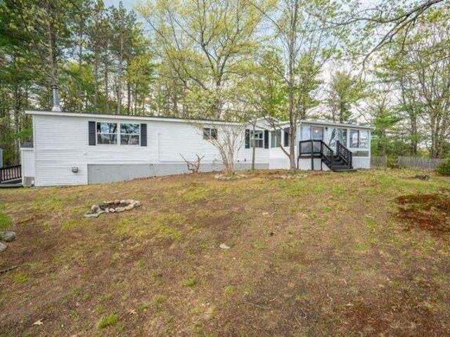 3 bedroom, Dayton ME 04005 103072595