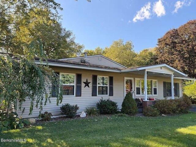 3 bedroom, Dalton MA 01226 104375922