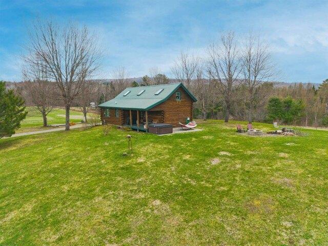 3 bedroom, Dalton NH 03598 102279413