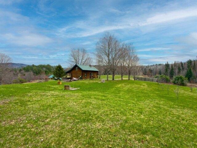 3 bedroom, Dalton NH 03598 102824592