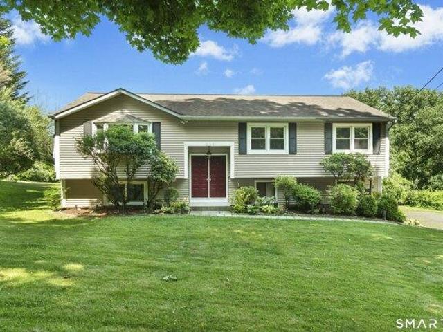 3 bedroom, Danbury CT 06810 104265710
