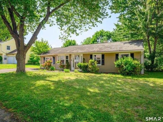 3 bedroom, Danbury CT 06810 104296082