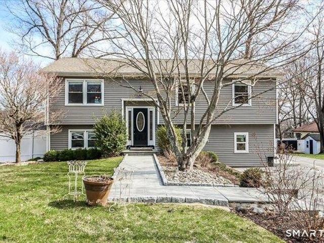 3 bedroom, Danbury CT 06810 LS102776301