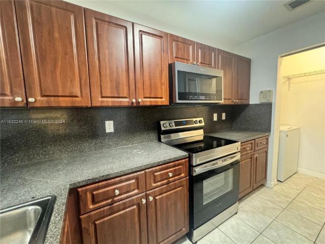 3 bedroom, Dania FL 33312 84304655