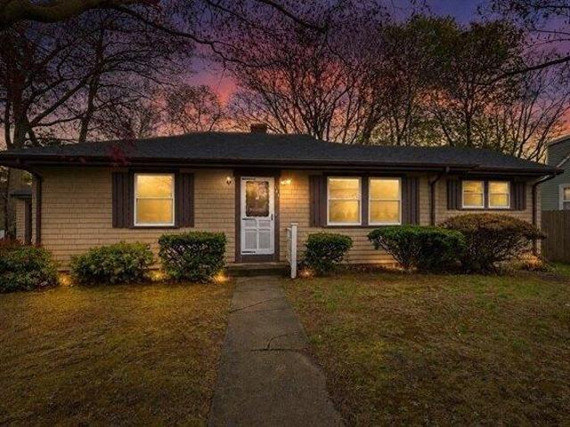 3 bedroom, Dartmouth MA 02747 LS103016553