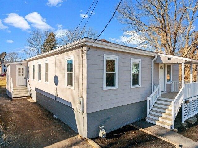 3 bedroom, Dartmouth MA 02747 102344362