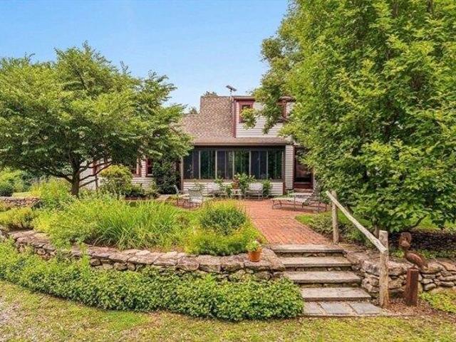 3 bedroom, Dartmouth MA 02748 104688985