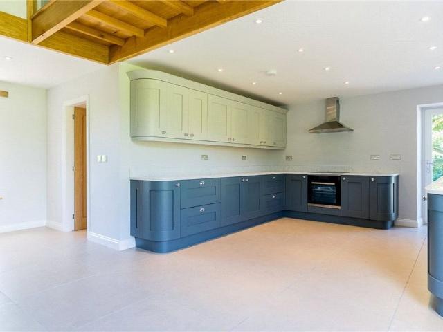 3 bedroom detached barn conversion to rent