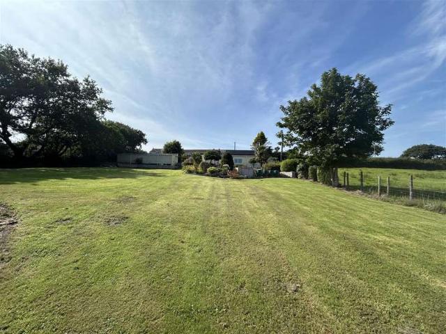 3 Bedroom Cottage House