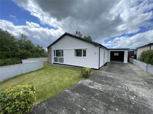 3 bedroom detached bungalow