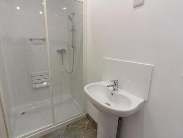 3 bedroom detached bungalow for rent in Church Road, Aylestone, LE2