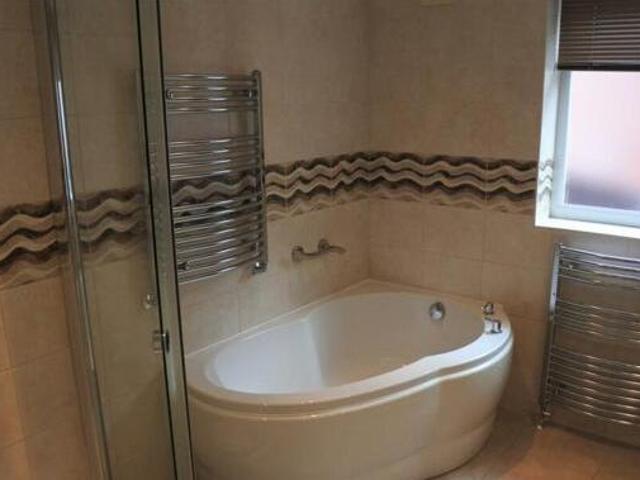 3 Bedroom Detached Bungalow For Rent In Cheadle