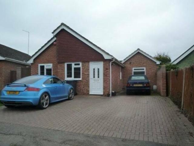 3 bedroom detached bungalow for rent in Festival Avenue DA3
