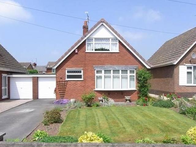 3 bedroom detached bungalow for rent in Field Way Alsager ST7