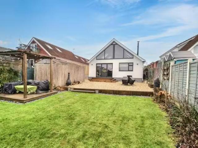 3 bedroom detached bungalow for rent in Hamworthy, BH15