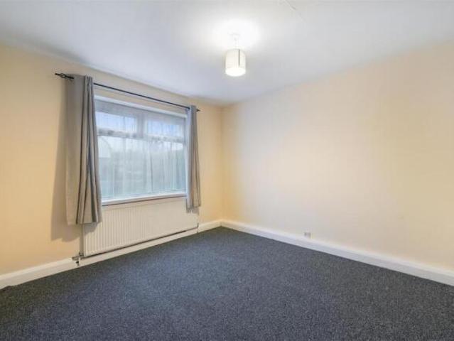 3 bedroom detached bungalow for rent in Harrow Road, Wembley, HA0