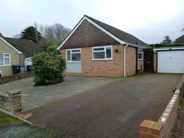 3 bedroom detached bungalow for rent in Orchard Close, Whitfie.