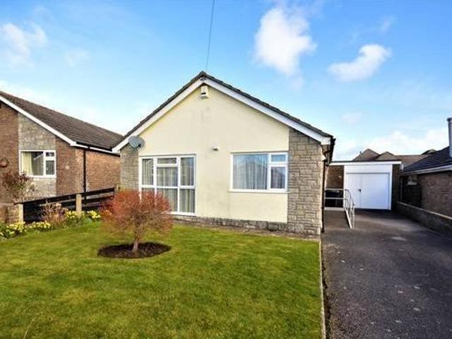 3 bedroom detached bungalow for rent in Montrose Drive Bournemouth BH10