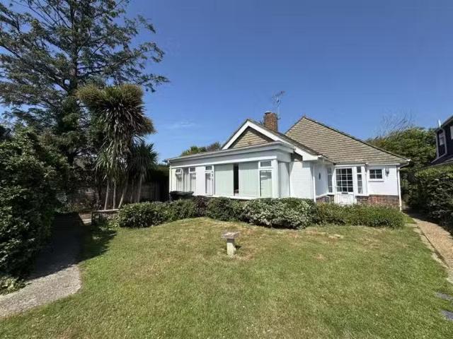 3 bedroom detached bungalow for rent in South Ferring, BN12