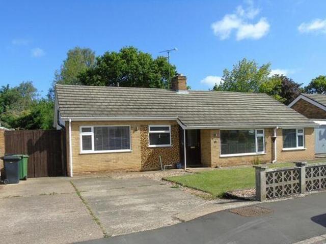 3 Bedroom Detached Bungalow For Rent In South Wootton