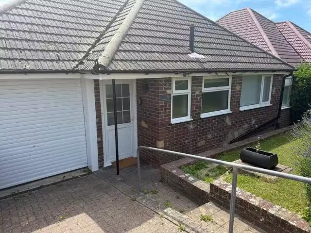 3 bedroom detached bungalow for rent in Saltdean Drive, Saltde.
