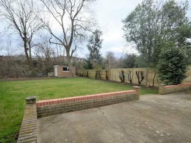 3 bedroom detached bungalow for rent in Station Crescent Ashford TW15