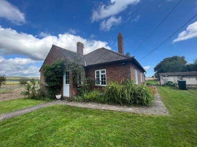 3 bedroom detached bungalow for rent in Park Farm, Brabourne Lees, TN25