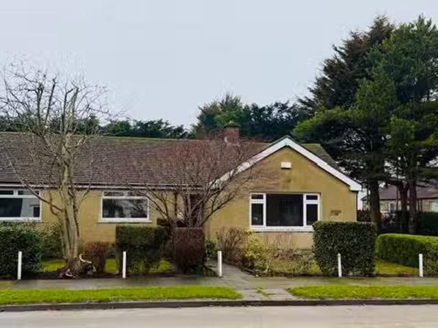 3 bedroom detached bungalow for rent in Rooley Crescent, BRADF.
