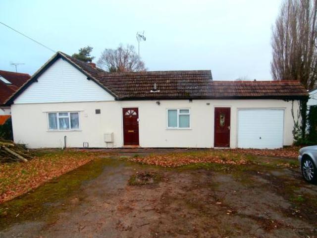 3 bedroom detached bungalow for rent in Wokingham Road, Earley, Reading, RG6