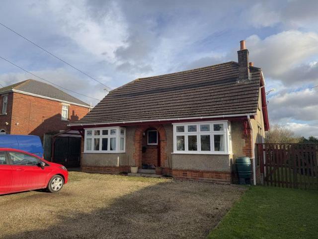 3 bedroom detached bungalow for sale