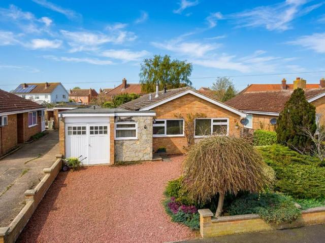 4 bedroom detached bungalow for sale